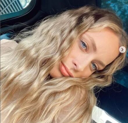 Lifestyle YouTuber Renee Amberg Net Worth & Earnings